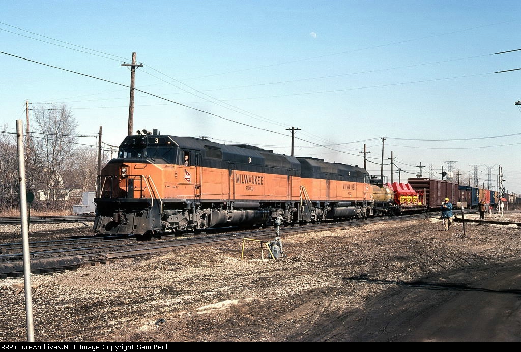 Milwaukee Cowl Units Westbound